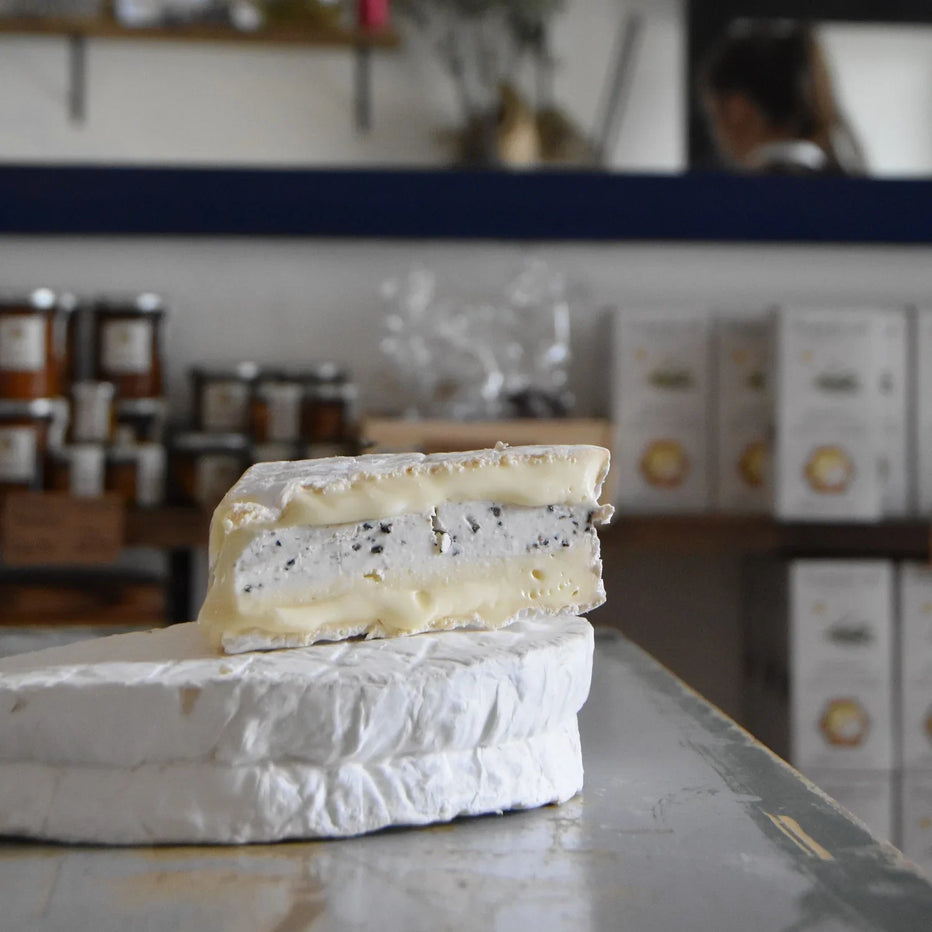 Brie aux Truffes French Truffle | La Boite a Fromages